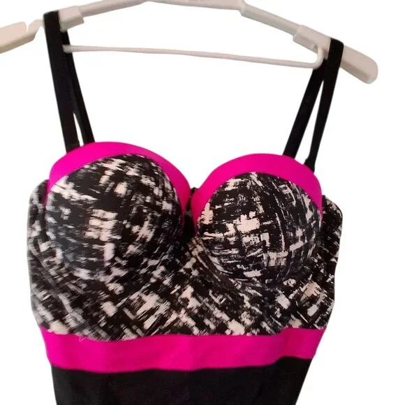 Torrid swimsuit 2 2X one piece black white hot pink underwire